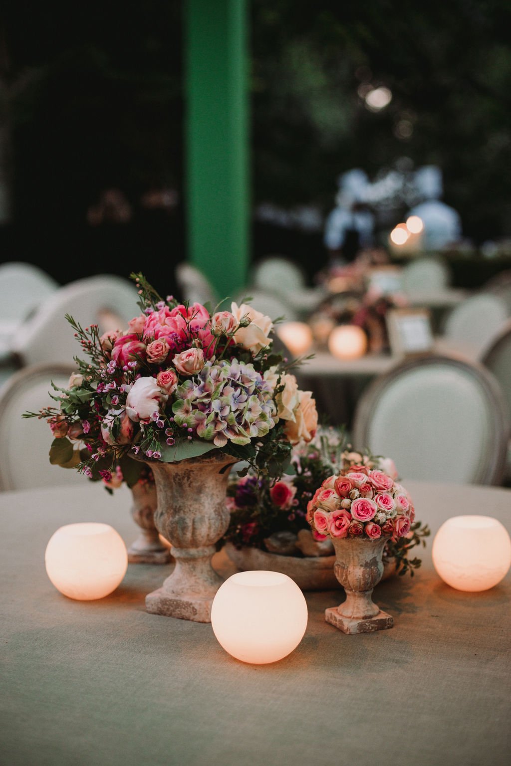 A tree, a castle, a great wedding · Toni Seguí